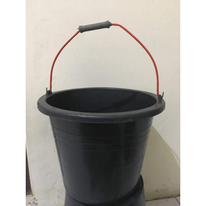 Jual ember hitam / ember 20 hitam / timba air / ember hitam anti pecah ...