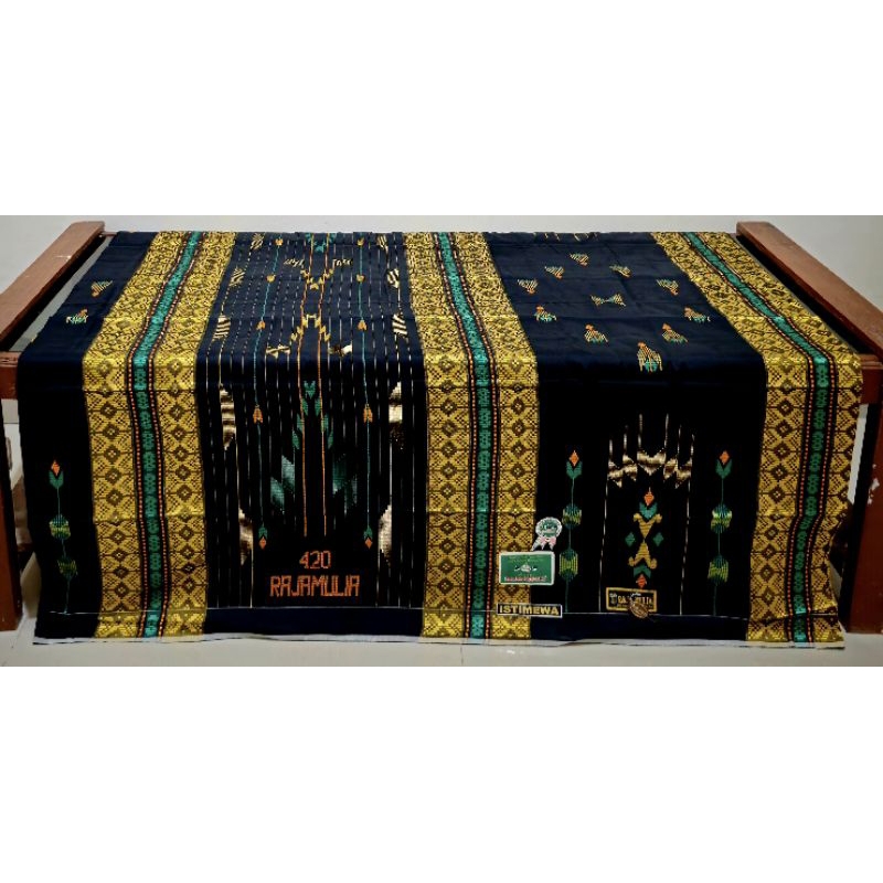 Jual Sarung tenun raja mulia 420 EXLUSIVE sutra premium | Shopee Indonesia