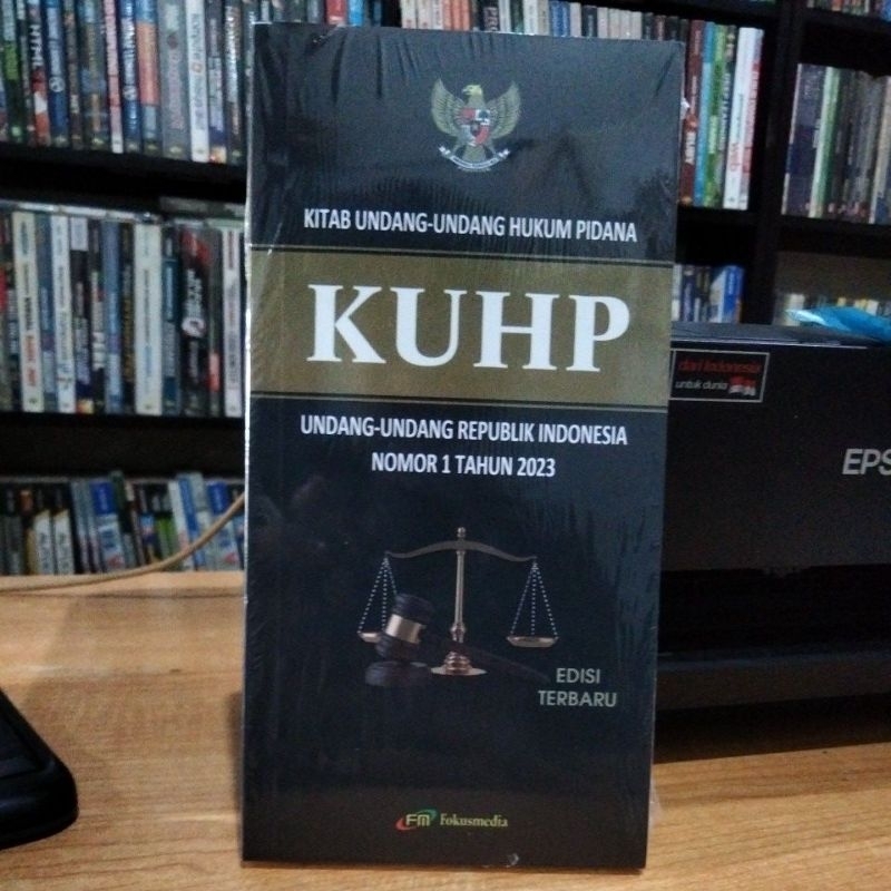 Jual Buku Kitab Undang-Undang Hukum Pidana KUHP Undang-Undang Republik Indonesia Nomor 1 Tahun ...