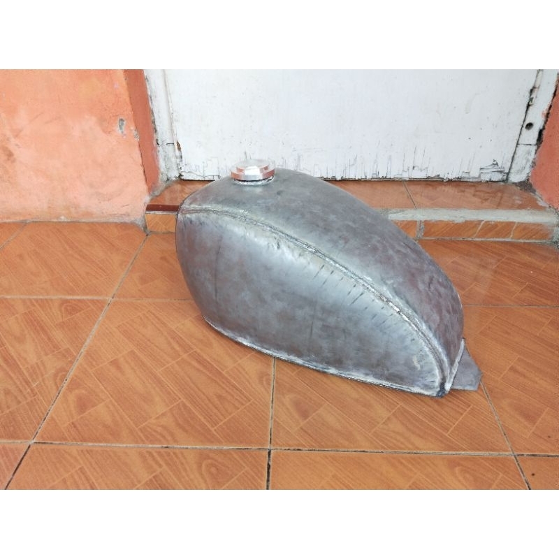 Jual Tangki Tengki kastem jepstyle triumph motor tutup gastank japstyle ...