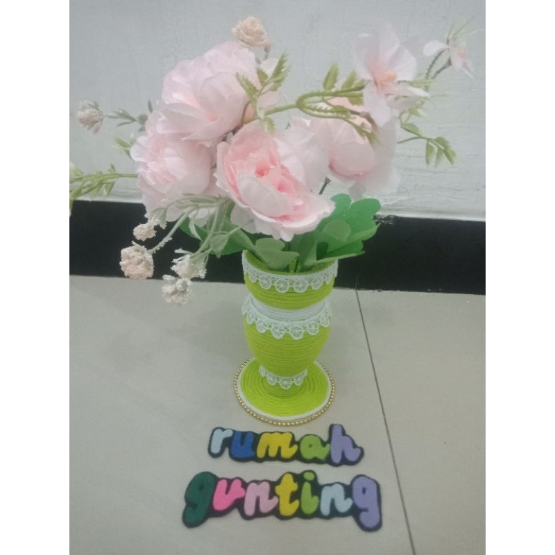 Jual VAS BUNGA/TEMPAT PENSIL/KERAJINAN DARI BOTOL BEKAS/KERAJINAN ...