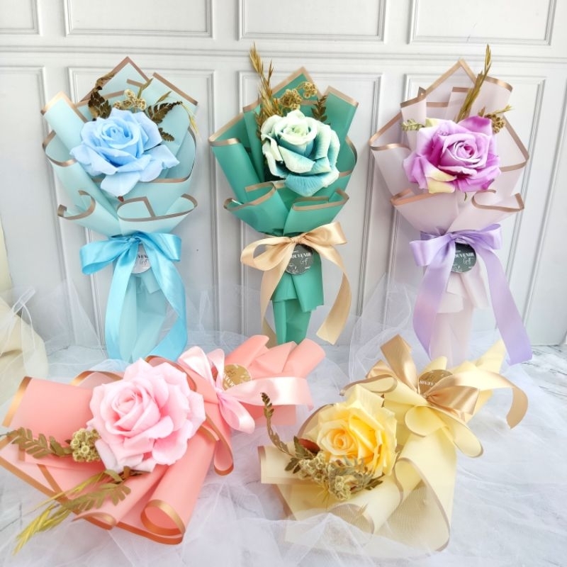 Jual BUKET BUNGA PALSU / BUCKET BUNGA WISUDA ELLSOUVENIR | Shopee Indonesia