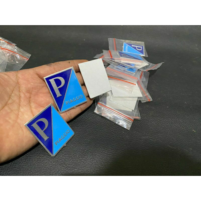 Jual Logo emblem dasi vespa p/ coret piaggio alumunium timbul detail ...
