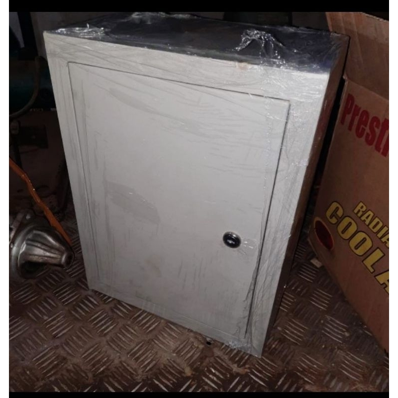 Jual box panel besi instalasi box box mcb 30x40x18 | Shopee Indonesia