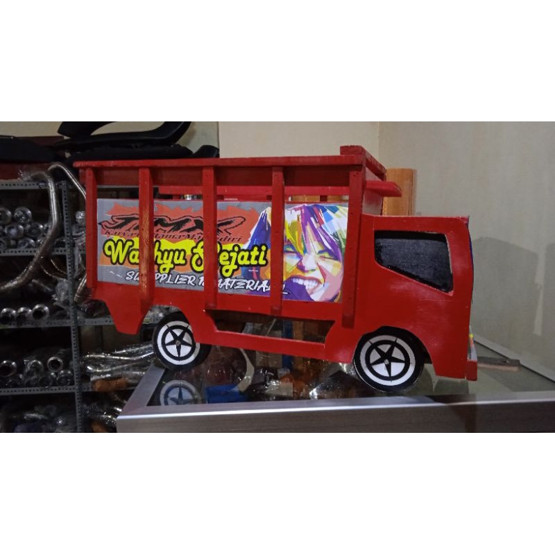 Jual miniatur truk oleng truk kayu fuso truk giga truk oleng wahyu ...