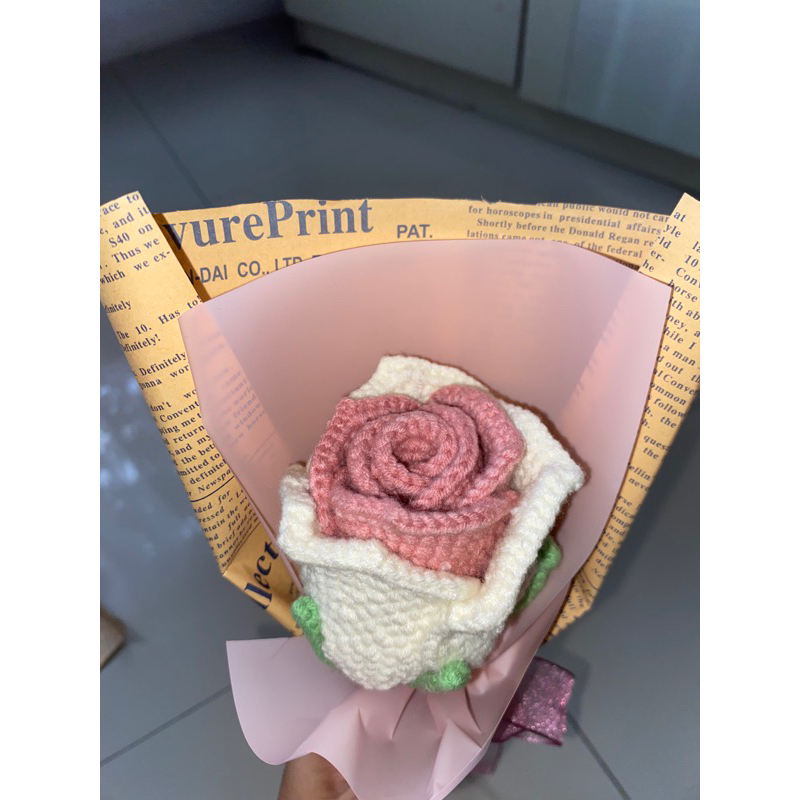 Jual bunga mawar rajut | bunga rajut | buket bunga rajut | buket bunga ...