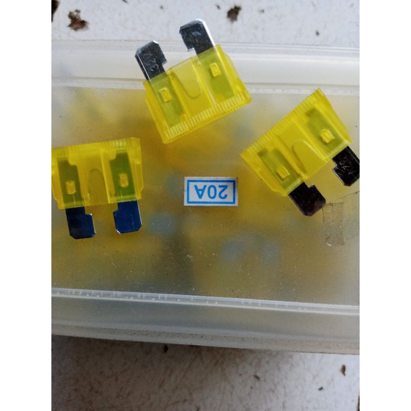 Jual sikring besar ( 20 A ) | Shopee Indonesia