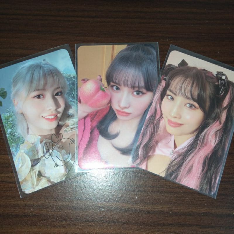 Jual TWICE MOMO BUNDLE OFFICIAL PHOTOCARD PC ALBUM M&M MOMO SIGN MOMO FOL PIGTAILS MOMO PEACH ...