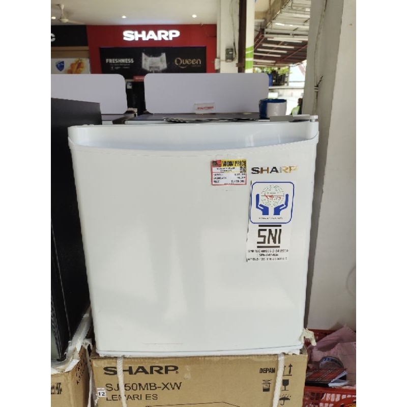 Jual KULKAS SHARP MINI/PORTABEL SJ-50MBXW | Shopee Indonesia