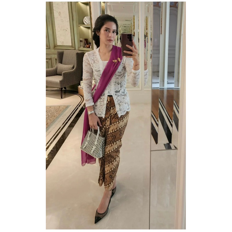 Jual KEBAYA BALI DIAN SASTRO BED KUTUBARU PANJANG | Shopee Indonesia