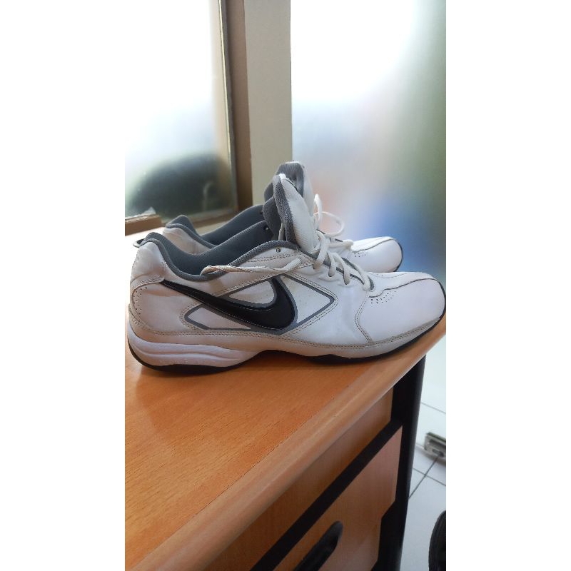 Jual sepatu second | Shopee Indonesia