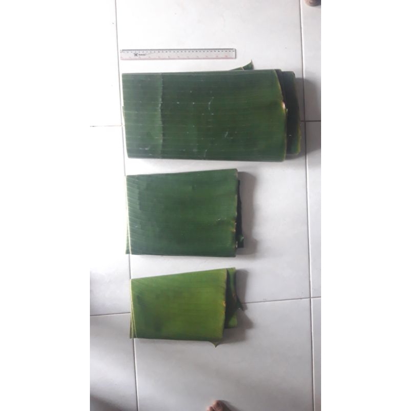 Jual daun pisang segar per 2 lembar (satu tangkai),daun panjang baru ...