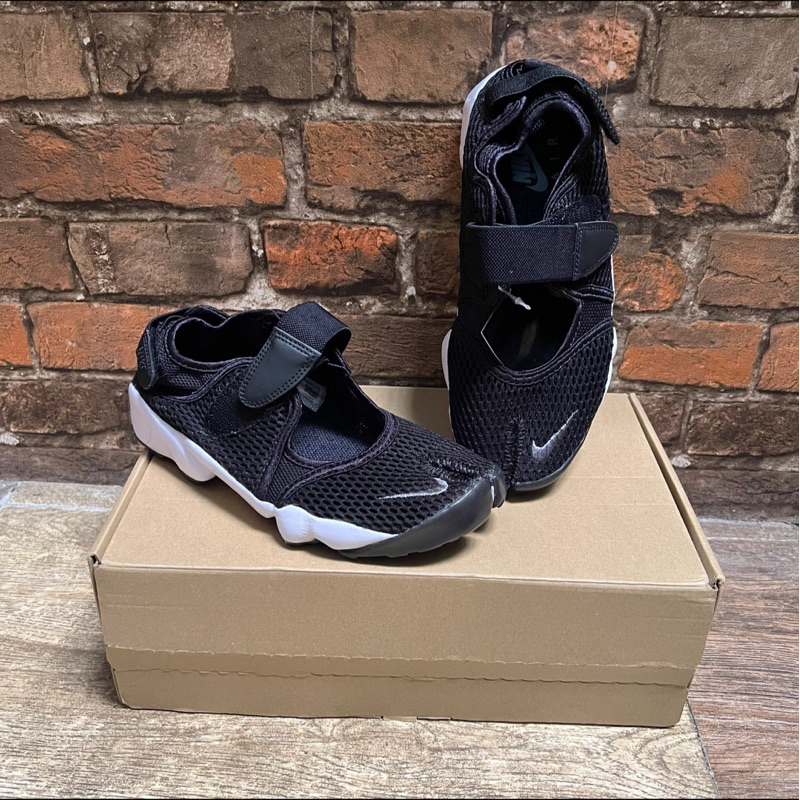 Jual Sepatu Nike Air Rift Black White size 6 (New in Box) | Shopee ...