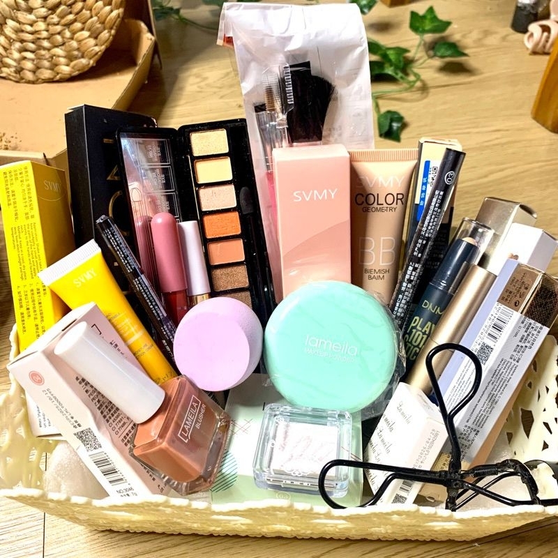 Jual PAKET MAKE UP LENGKAP SET ISI 18 LENGKAP KOSMETIK | Shopee Indonesia