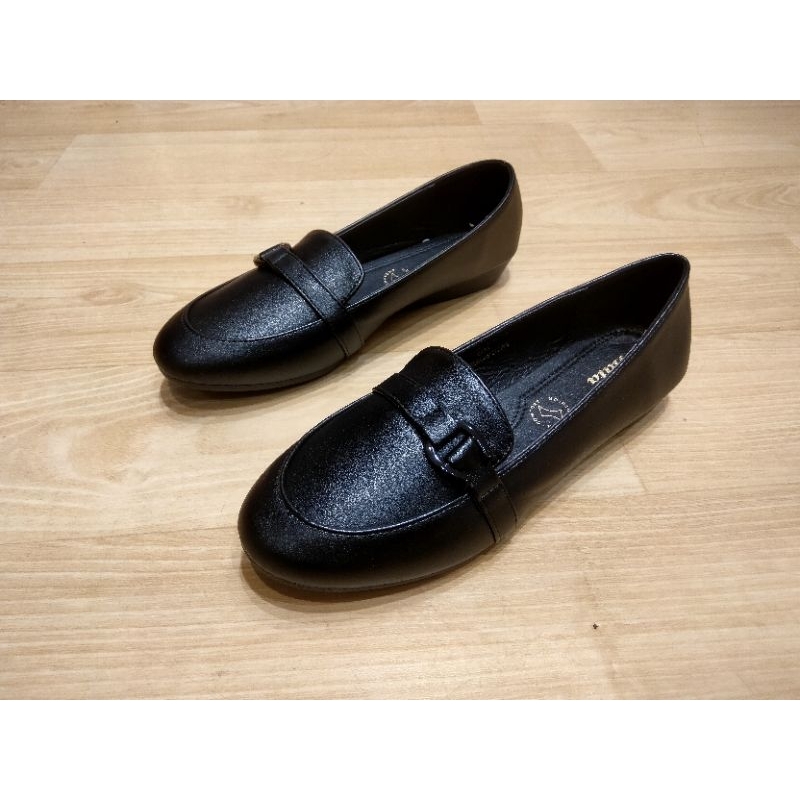 Jual Sepatu Bata Flat Original Wanita Warna Hitam dan Sangat nyaman ...