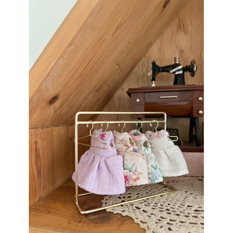 Jual Mini clothing rack (free mini 2 hangers) | Shopee Indonesia