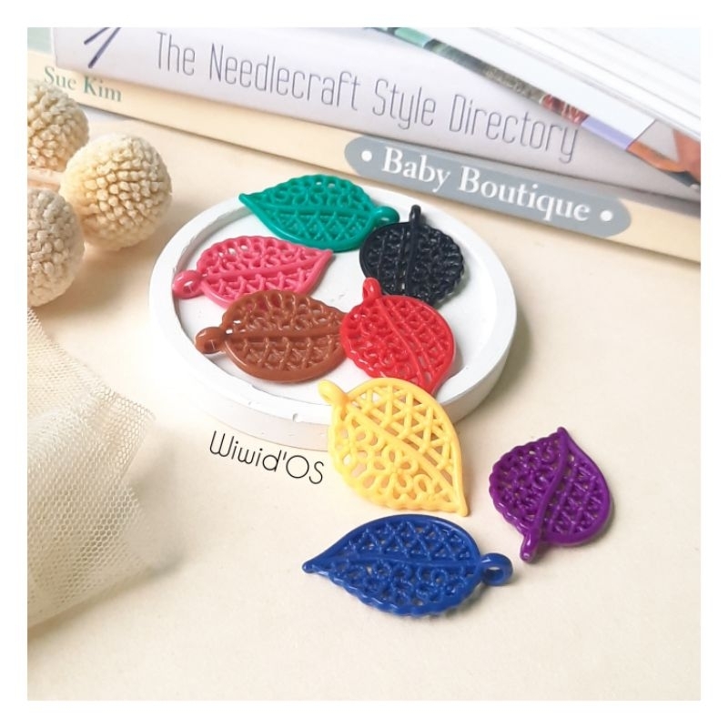 Jual (8 biji) MANIK PLASTIK DAUN BESAR 2,5 x 4 cm | Shopee Indonesia