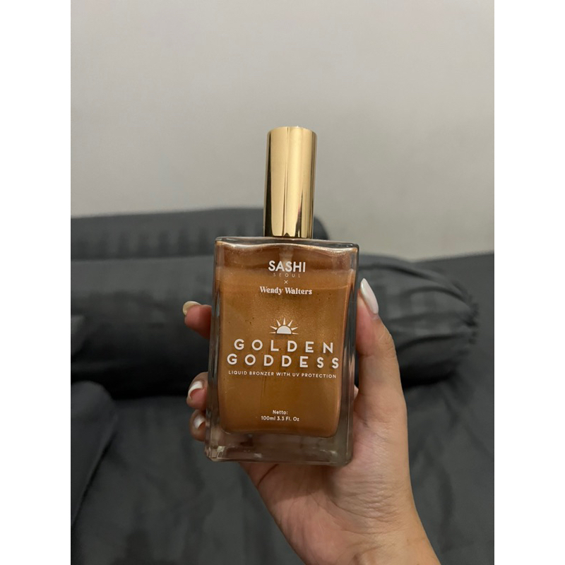 Jual Sashi X Wendy Walters Golden Goddess Body Shimmer (PRELOVED ...