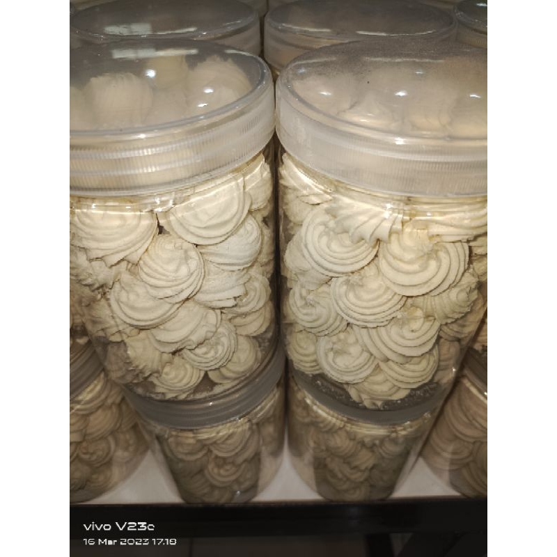 Jual Kue Sagu Susu 350gr kemasan Toples | Shopee Indonesia