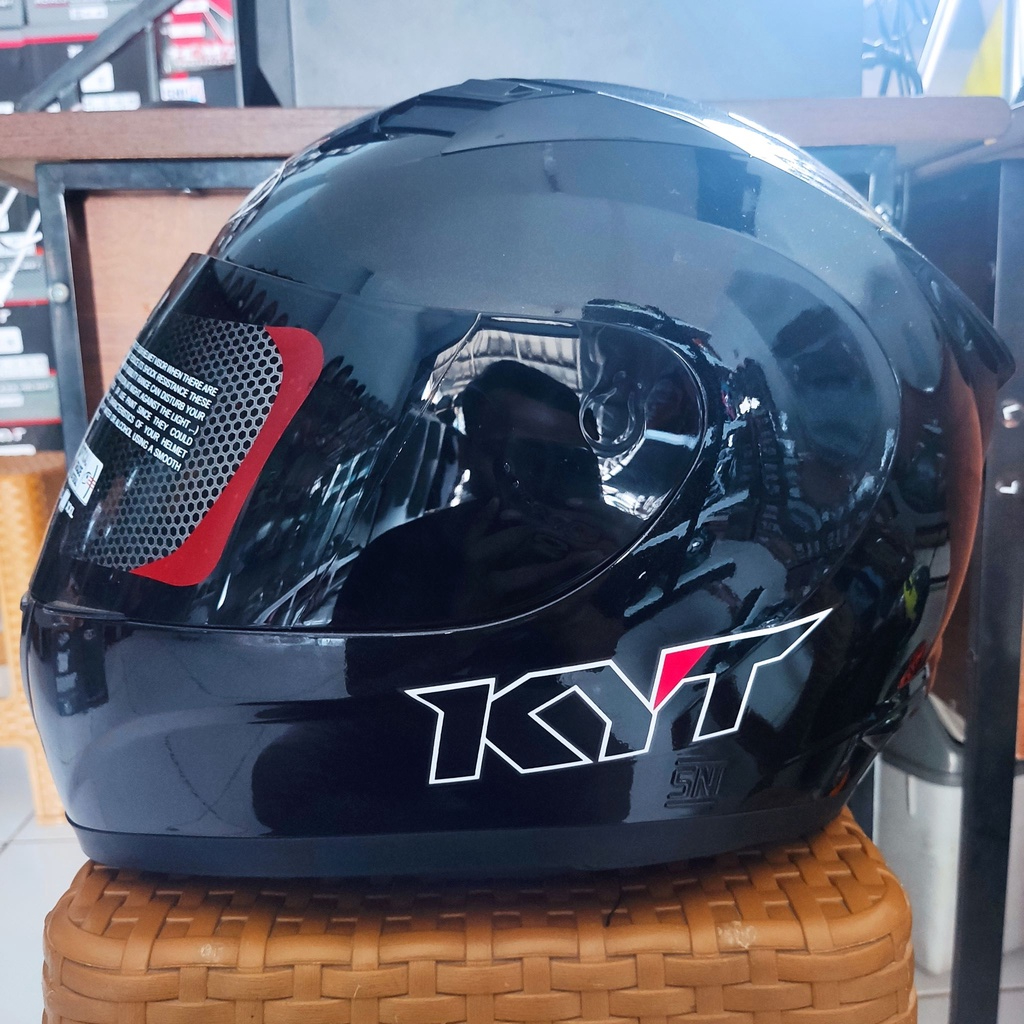 Jual HELM KYT R10 SOLID BLACK GLOSSY FULL FACE KYT | Shopee Indonesia