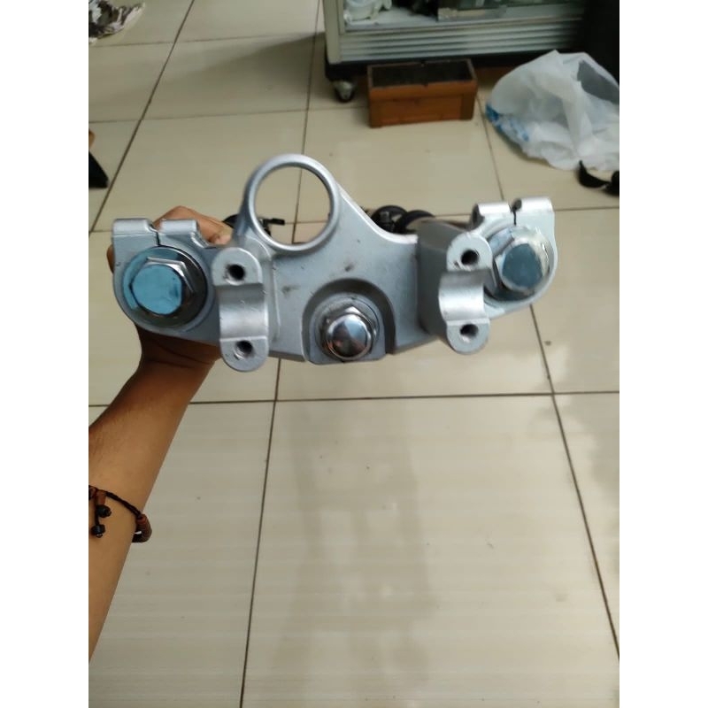 Jual Shock shockbreaker depan set segitiga Yamaha Byson non original ...