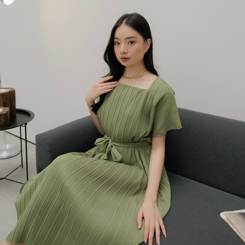 Jual Seya Clothing - Danica Pleated Dress - Dress Plisket Wanita dengan Tali Pinggang | Shopee ...