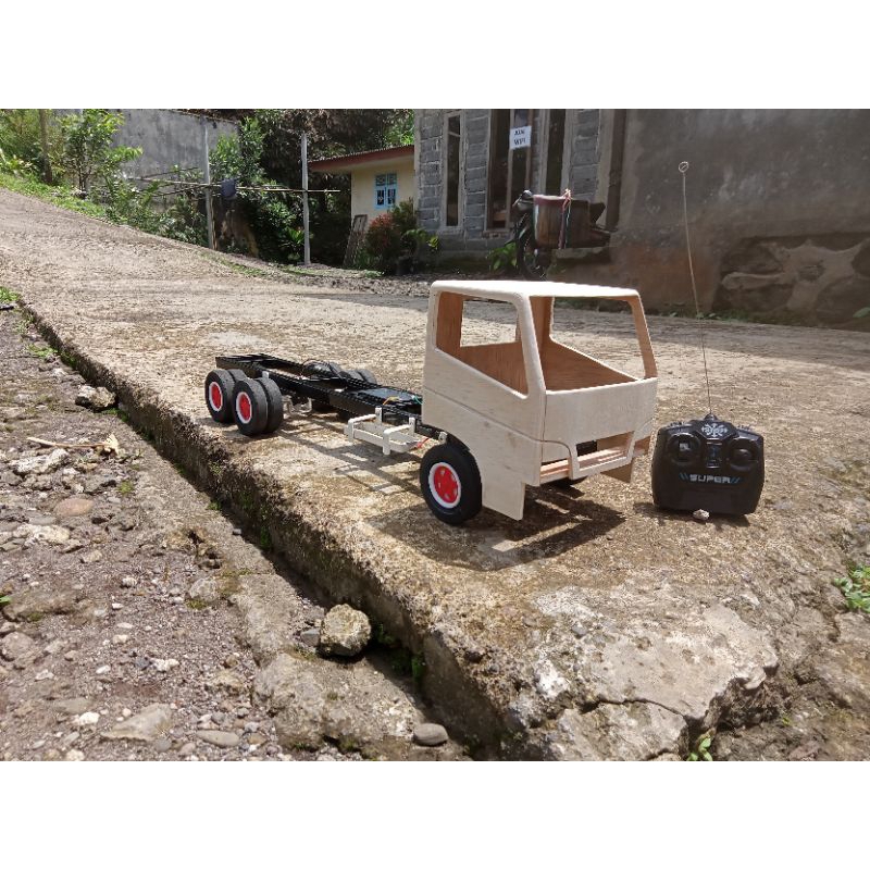 Jual SASIS MODEL RC MINIATUR TRUK DAN BUS(beli 2 gratis kabin mentahan ...
