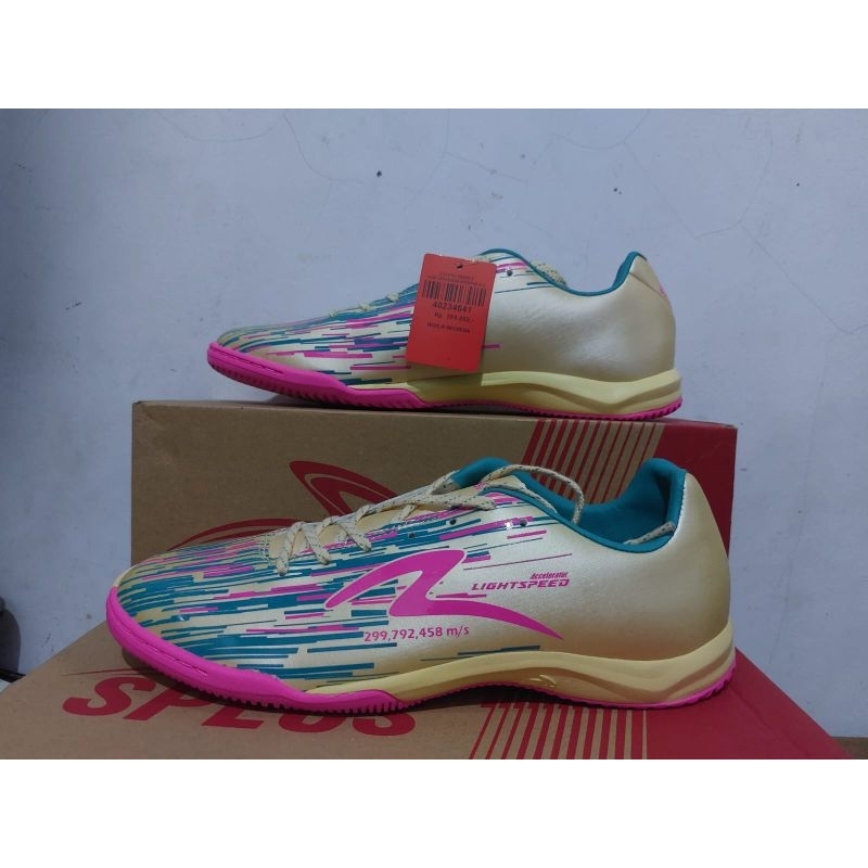 Jual SEPATU FUTSAL LIGHTSPEED REBORN IVORY | Shopee Indonesia