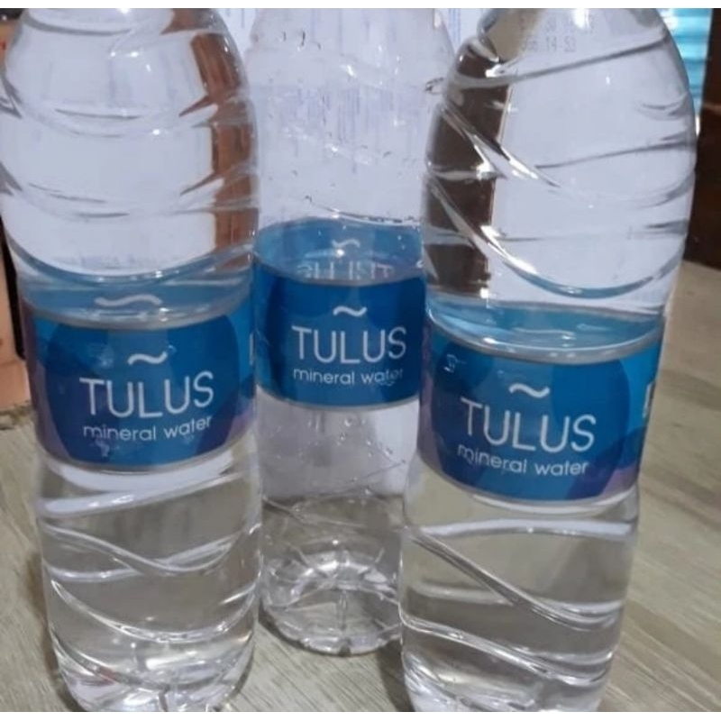 Jual Tulus Air Mineral botol tanggung 600ml isi 24pcs via Gojek/ Grab ...