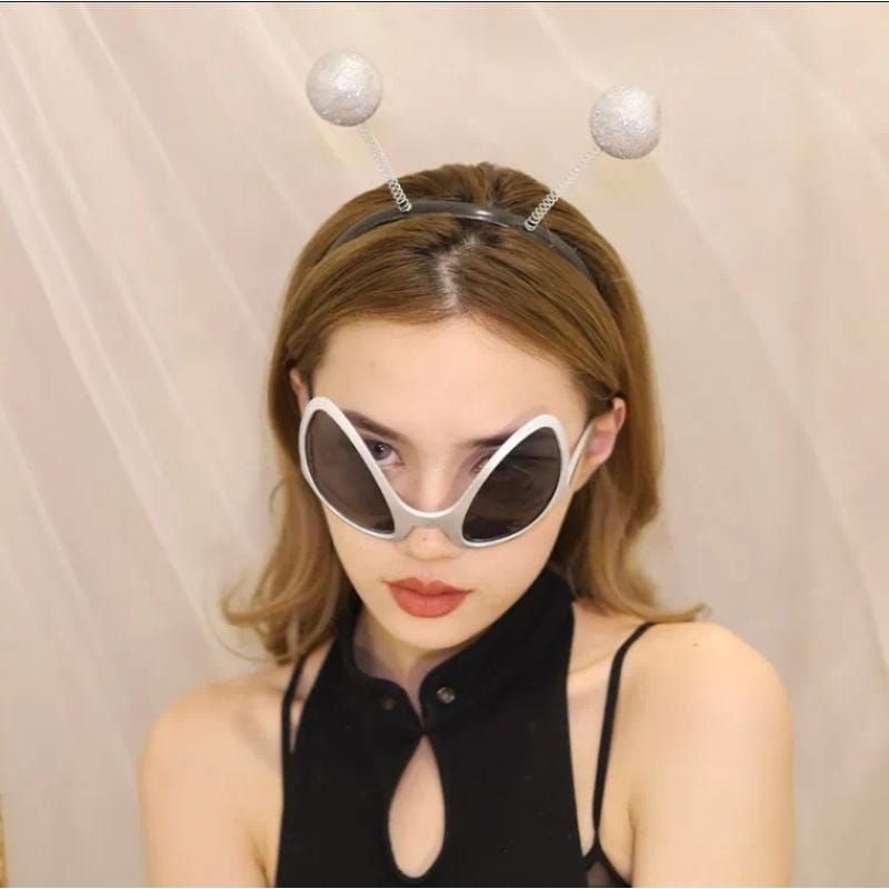 Jual kacamata alien nct wayv treasure exo KPop hijau// alien sunglasses ...