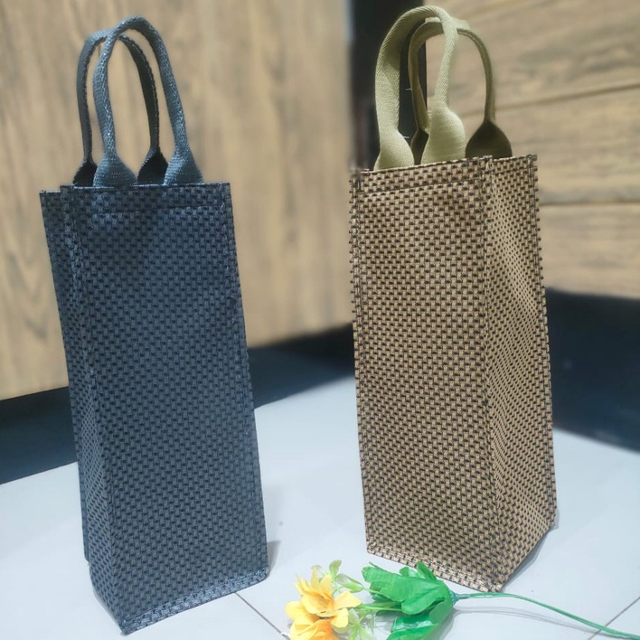 Jual TAS BOTOL 2 LITER WATERPROOF TEKSTUR VIRAL | Shopee Indonesia