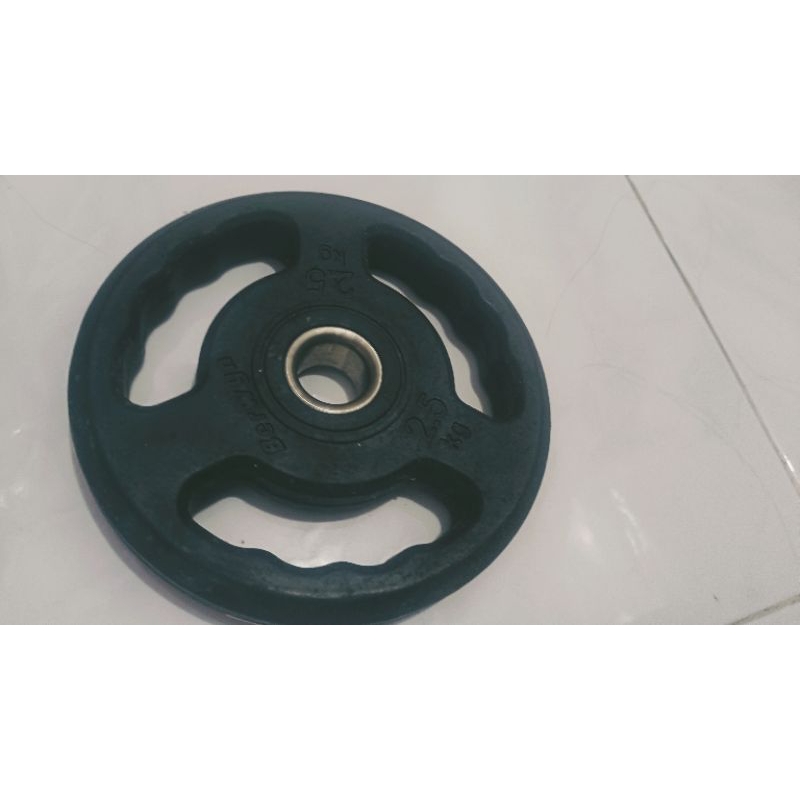 Jual Plat besi barbel pemberat 2,5 kg merek Berwyn kondisi bagus cocok ...