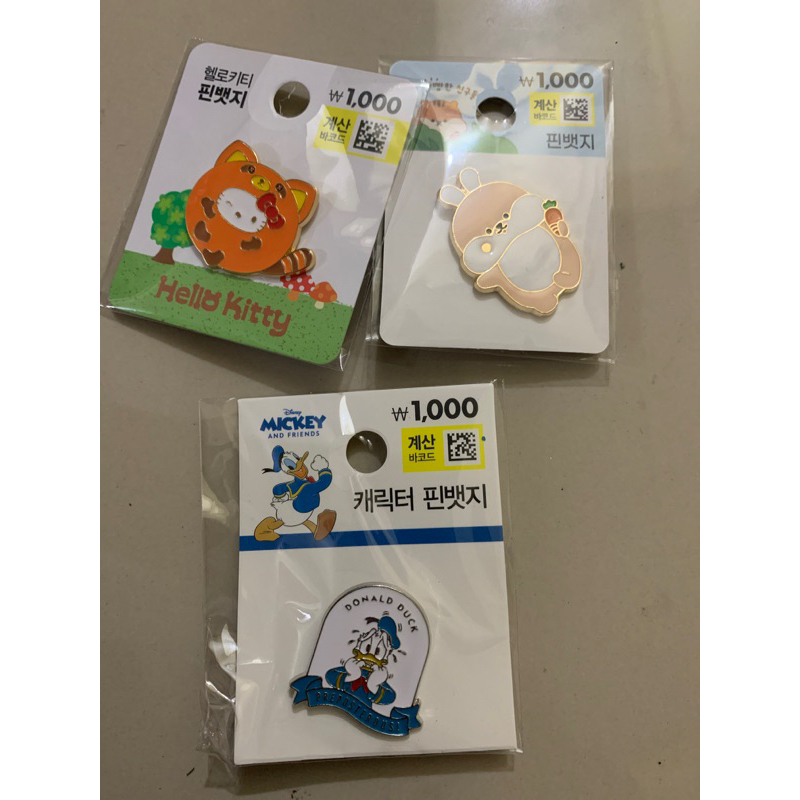 Jual pin daiso korea disney hello kitty | Shopee Indonesia