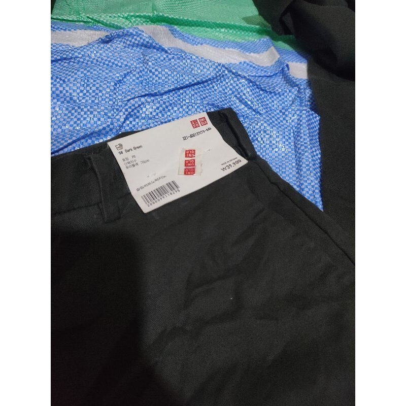 Jual Chino Uniqlo Olive green | Shopee Indonesia