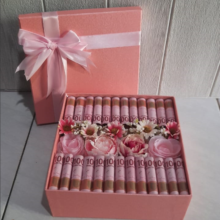 Jual Bloom box bunga / Kado ulang tahun / hadiah wisuda / kado ...