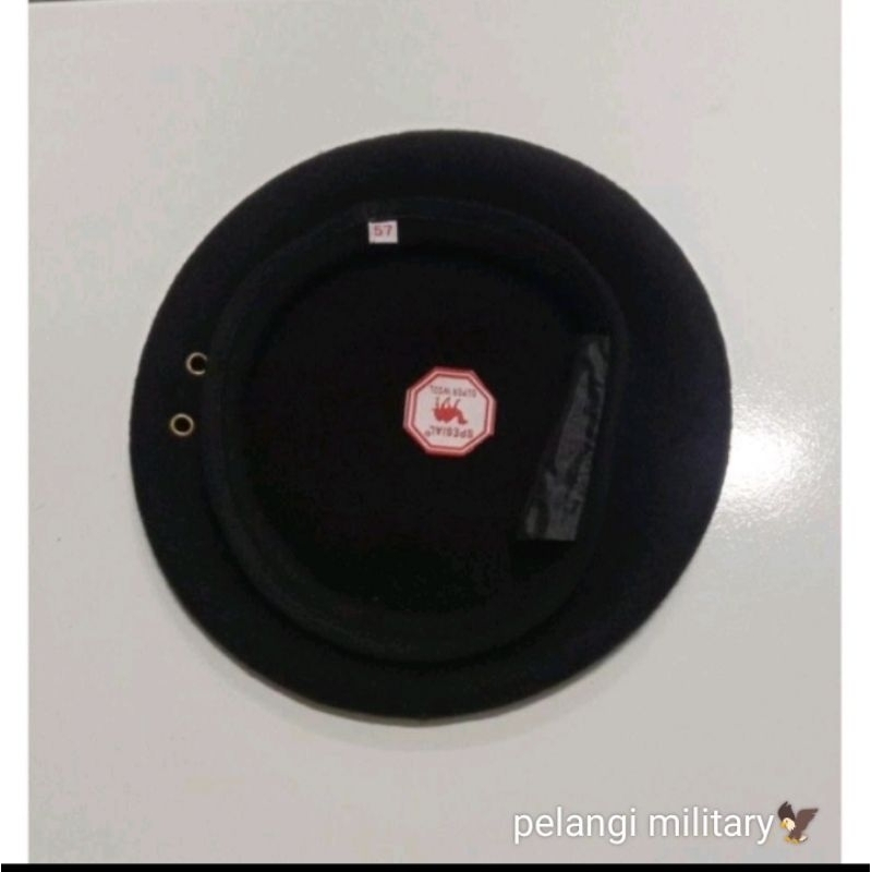 Jual Baret hitam camel merah super wool | Shopee Indonesia