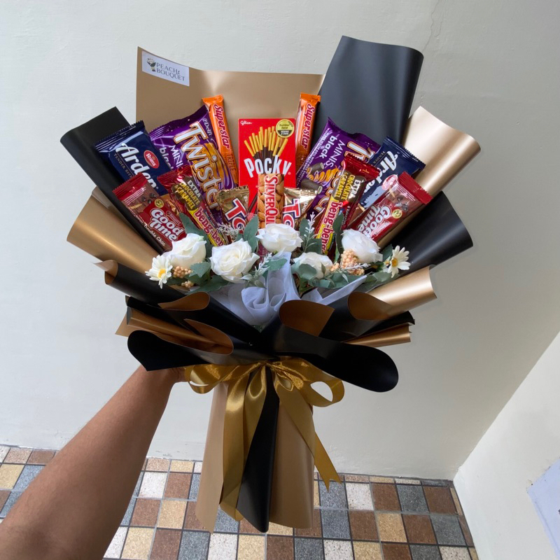 Jual Buket Jajan Pakai Bunga Palsu | Snack Bouquet With Artificial ...