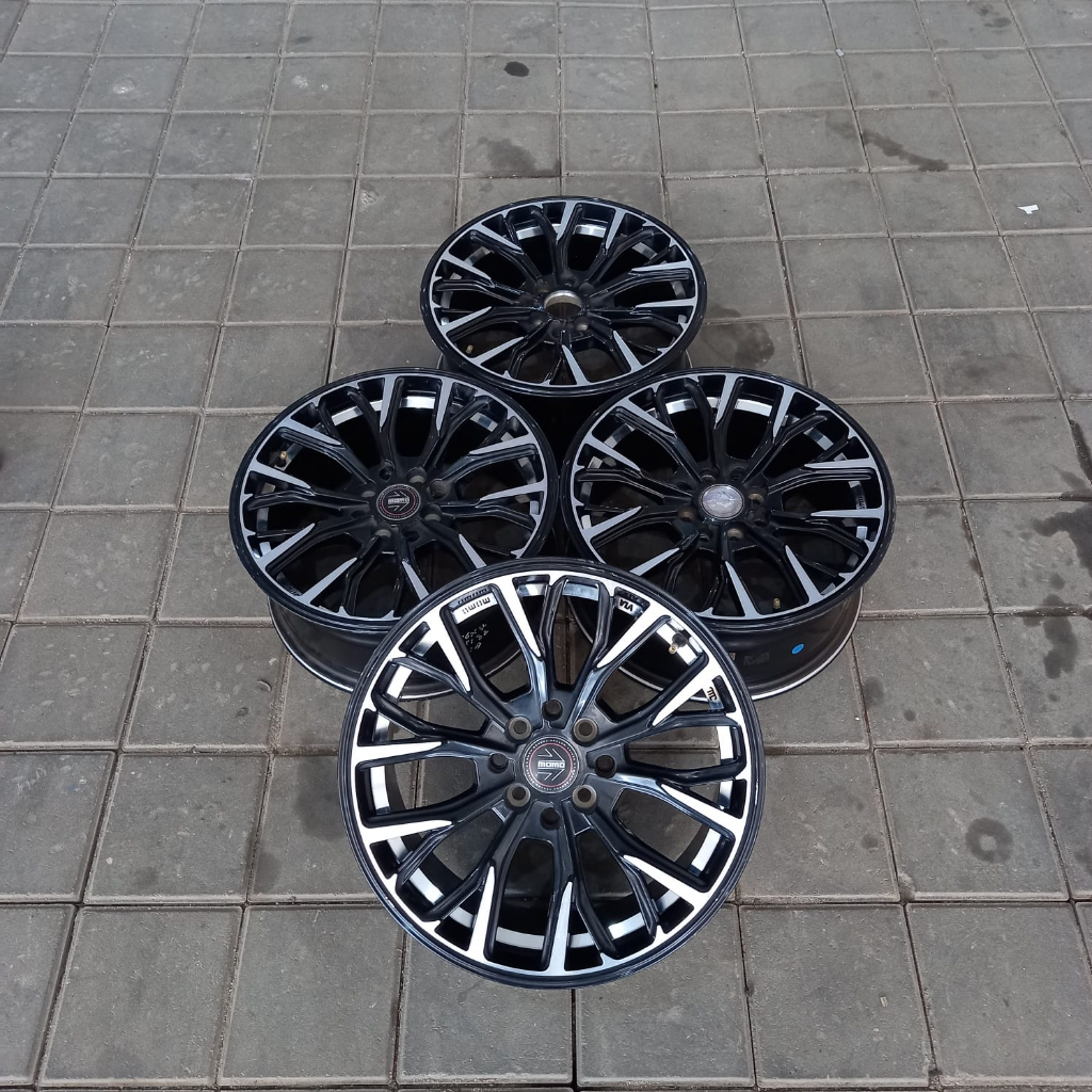 Jual VELG MOBIL BEKAS MOMO RING 16 COCOK BUAT AVANZA VIOS JAZZ RS ...