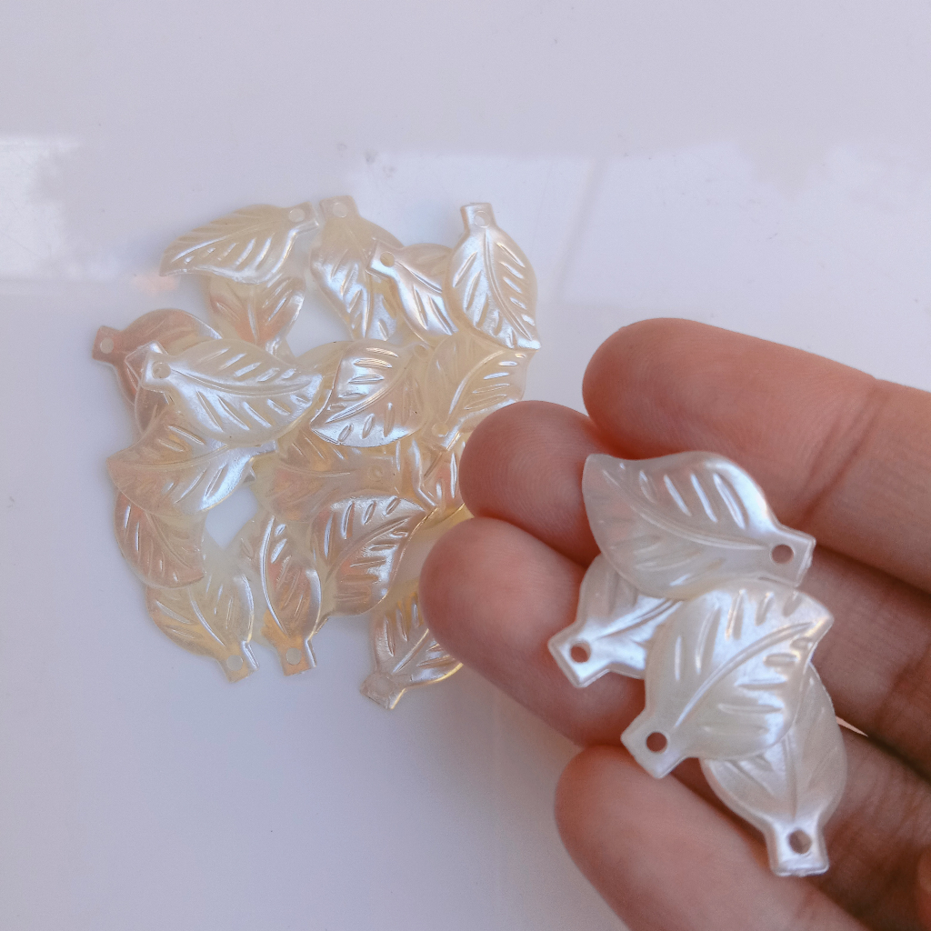 Jual daun akrilik/daun manik manik/daun ivory/daun mani putih | Shopee ...
