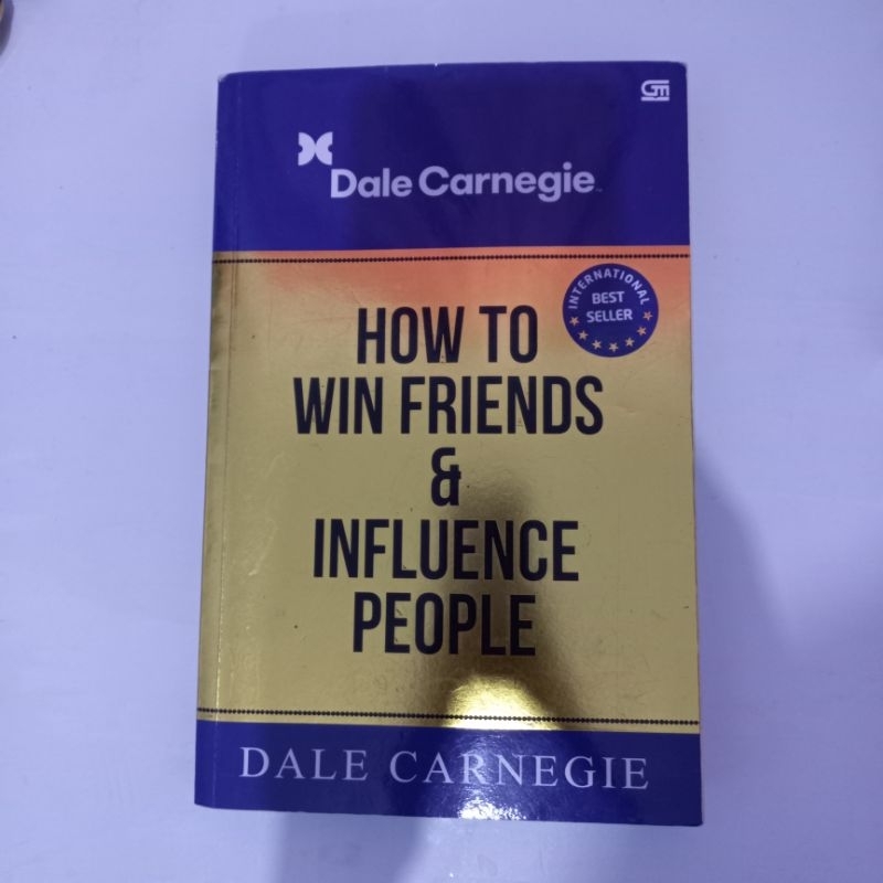 Jual Buku preloved How to Win Friends & Influence People by Dale Carnegie | Shopee Indonesia