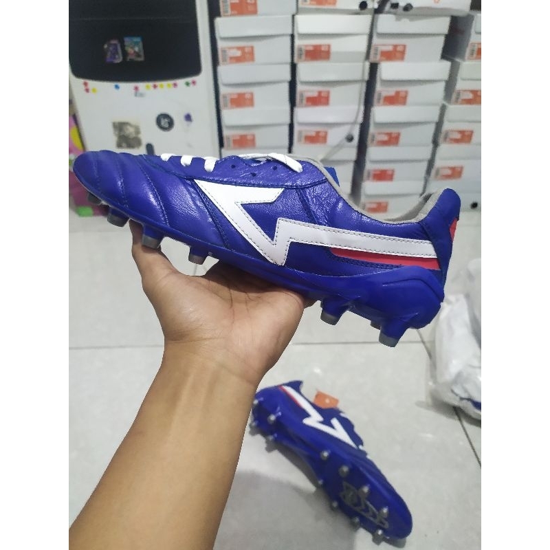 Jual SEPATU SEPAKBOLA KANGAROO LEATHER SEVSPO MAESTRO Z7 0.2 BIRU PUTIH ...