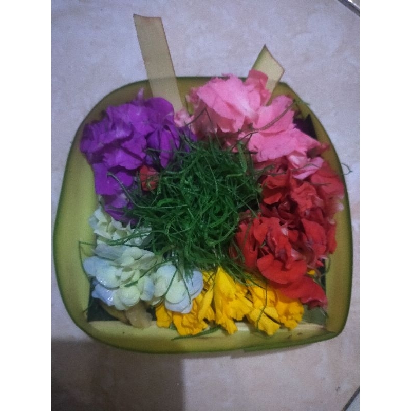Jual Canang Sari /Canang Ceper Busung (25 pcs) | Shopee Indonesia