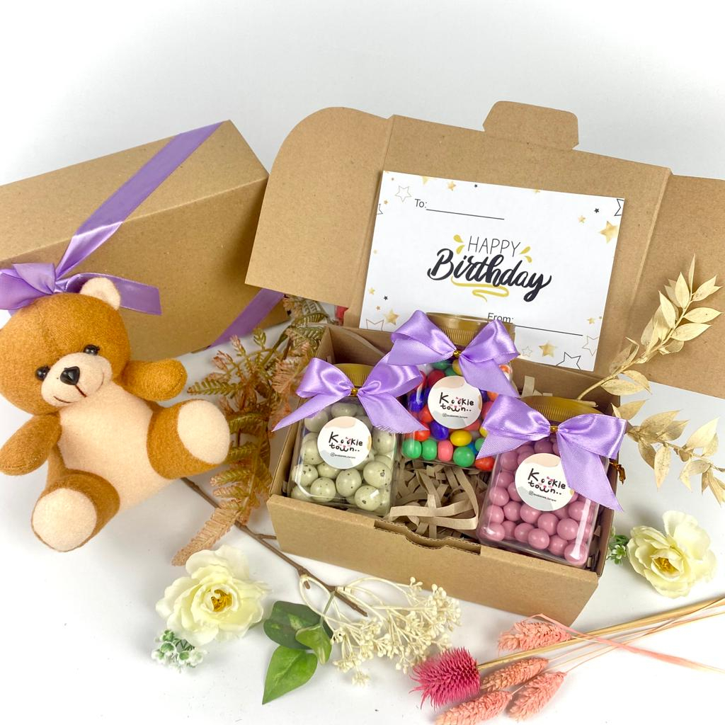 Jual Hampers Snack / Chocolate Gift Box / Hadiah Ulang Tahun Cewek ...