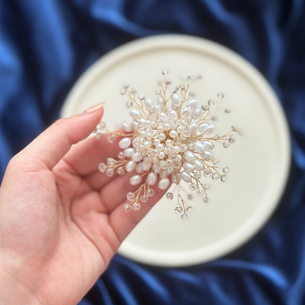 Jual Laurel Premium Handmade Crystal and Pearl Handmde Brooch / Pin ...