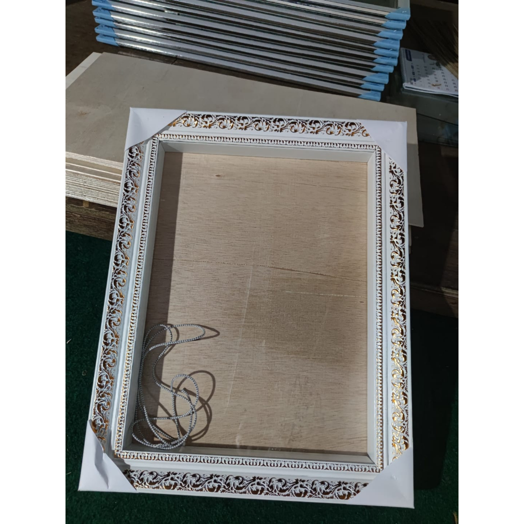 Jual Frame Ukir Putih Gold fiber 4 Cm (single) Ukuran 30x40 | Shopee ...