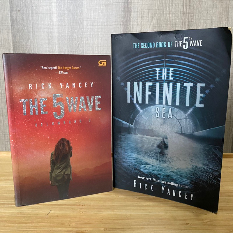 Jual Preloved Book: THE 5TH WAVE & THE INFINITE SEA by RICK YANCEY ...