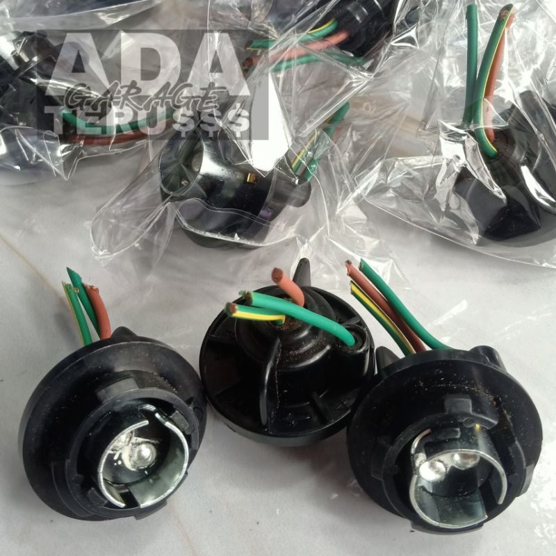 Jual FITTING LAMPU STOP LAMP MOBIL TOYOTA AVANZA/XENIA UNIVERSAL ...