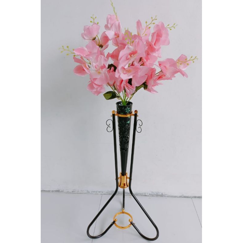 Jual Rangkaian bunga anggrek artificial dengan vas corong pot standing ...