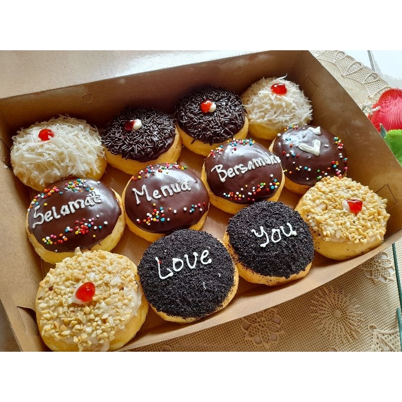 Jual Donat ultah/Donat ulang tahun tiramisu (bisa request tulisan ...