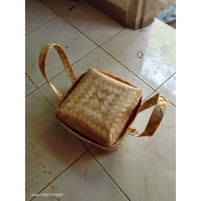 Jual sepasang anyaman bambu besek jinjing warna natural ukuran 20x20 ...